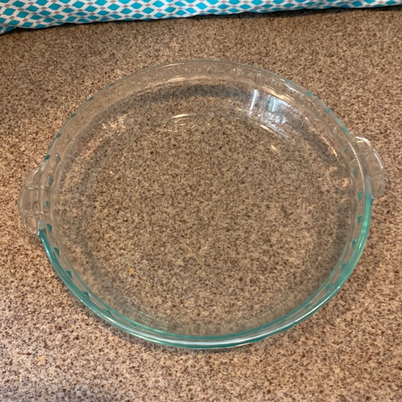 Pyrex | Kitchen | Vintage Scalloped Blue Tinted Pyrex Pie Plate 2292 ...